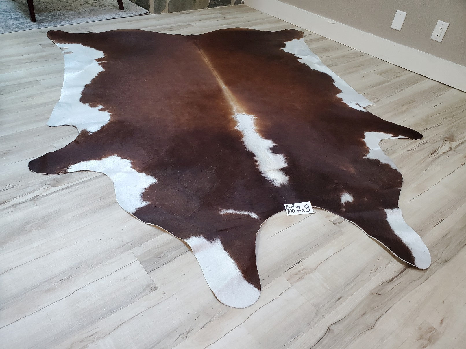 COWHIDE -Assorted ASR-100 – Trophy Room Collection